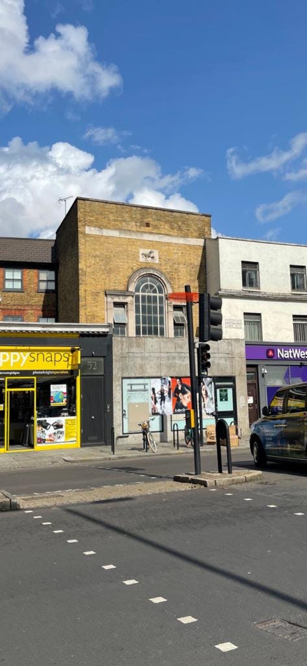 Notting Hill Gate, London, Retail